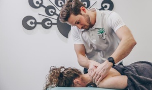 What to Expect From Physysiotherapy, Benefits & FAQs | Ten